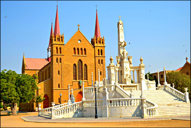 10 most beautiful architecture of Pakistan