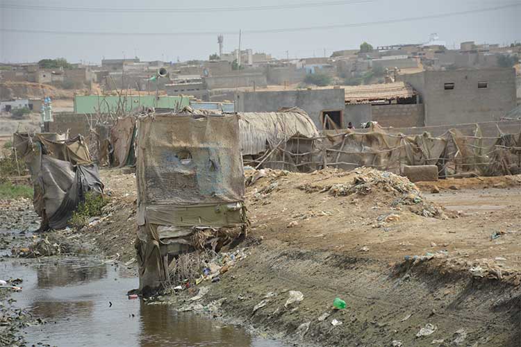 When the sea becomes a prison: Karachi’s coastal poor fight back ...