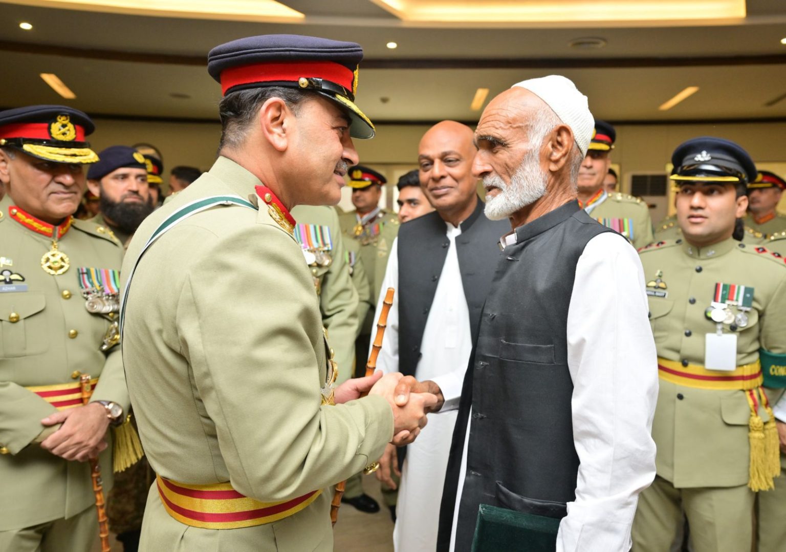 Asim Munir confers military awards upon Pakistan Army personnel